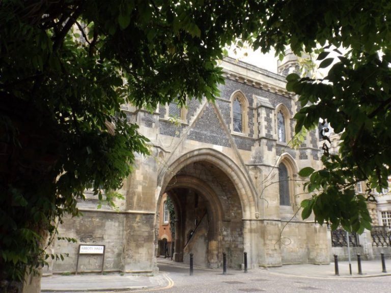 Reading Abbey reopens – The Thames Path by Leigh Hatts