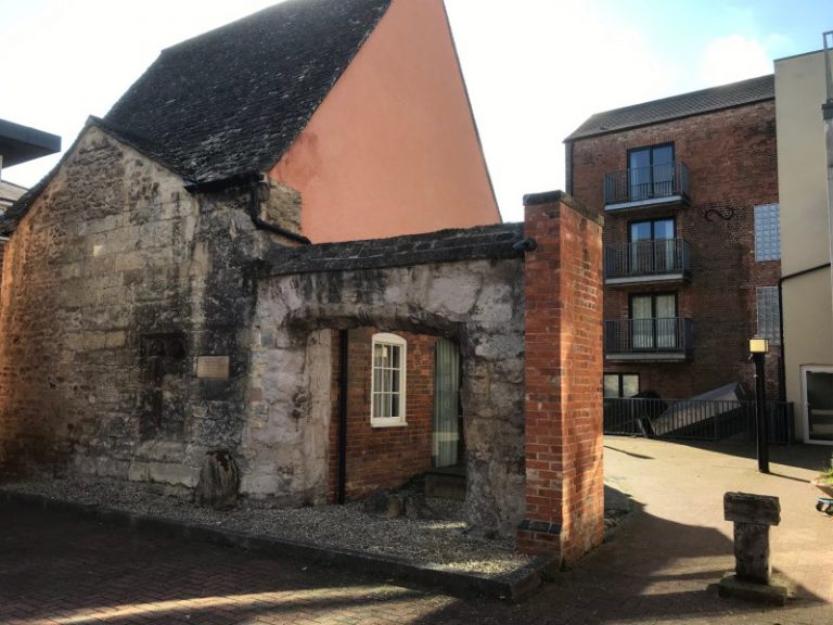 The Thames Path by Leigh Hatts – Page 3 – From the Sea to the Source